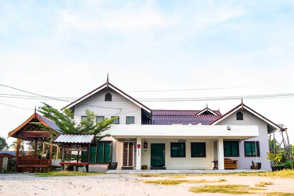 Homestay Moden Yang Terletak DI Kampung Yang Sangat Lawa | Rileklah.com