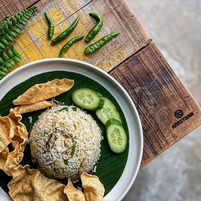 Ink Library Cafe - Baca Buku Sambil Minum Coffee Di Cafe Yang Cosy Ini ...