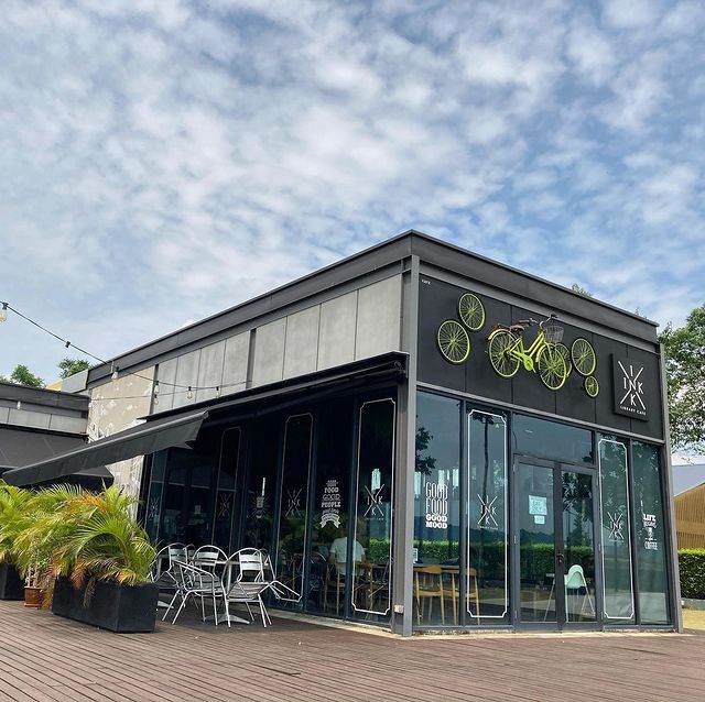 Ink Library Cafe - Baca Buku Sambil Minum Coffee Di Cafe Yang Cosy Ini ...